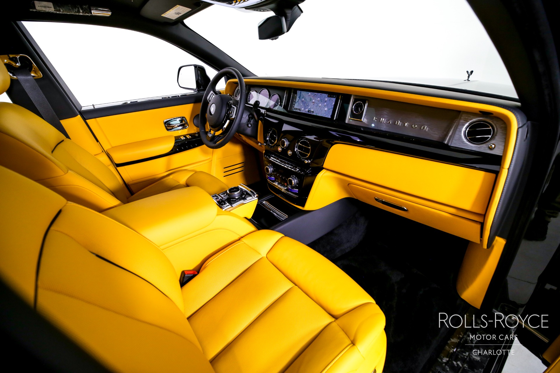 Yellow Rolls Royce Phantom Interior Die Betonwand: Rolls Royce Phantom
